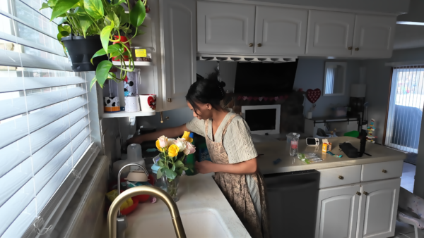 What is a Homemaker? 21 Habits of a Homemaker - Motherhood and Homemaking